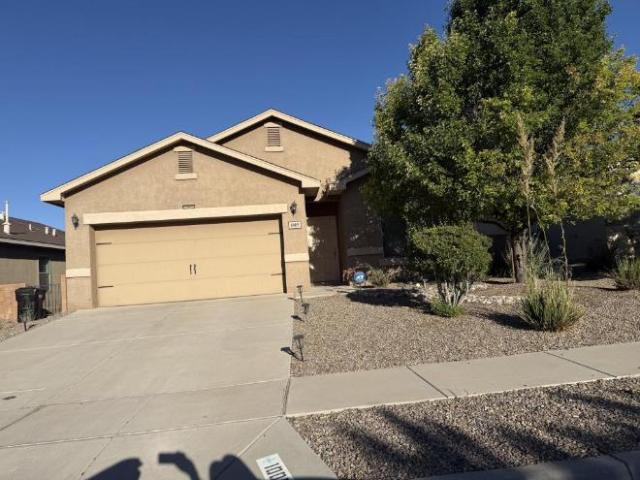 3 Br, 2 bath, Single Family 1005 El Paseo St