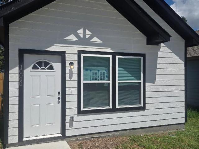 3 Br, 2 bath, Single Family 10090 Calendar St