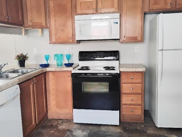 3 Br, 2 bath, Single Family 100 Arkansas Street