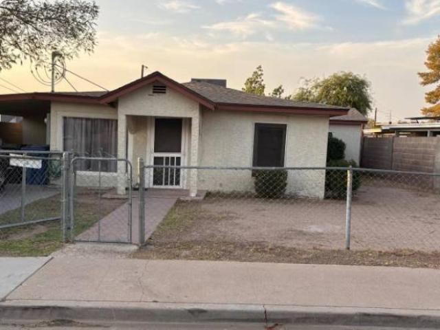 3 Br, 2 bath, Single Family 100 E Saragosa St