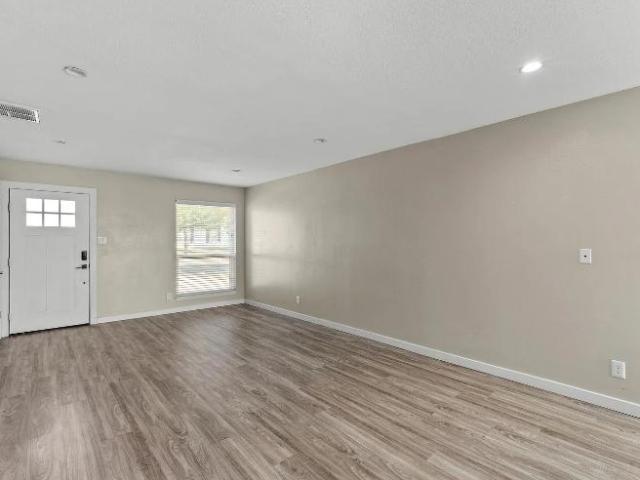3 Br, 2 bath, Single Family 10107 Floyd Dr