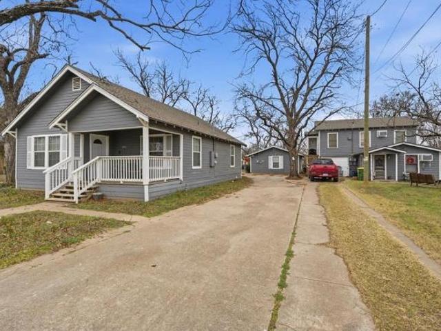 3 Br, 2 bath, Single Family 1013 La Clede St