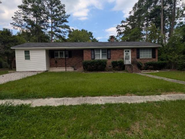 3 Br, 2 bath, Single Family 1013 Pinelane Rd