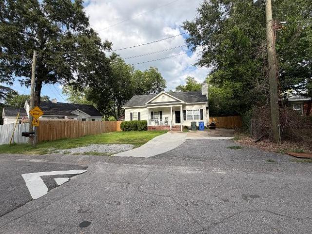 3 Br, 2 bath, Single Family 1020 Chevis St
