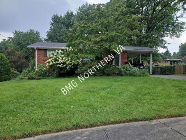 3 Br, 2 bath, Single Family 10246 Dale Dr