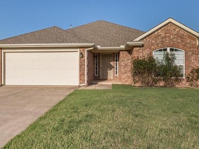 3 Br, 2 bath, Single Family 1028 Mollie Rausch Ln