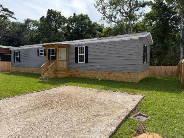 3 Br, 2 bath, Single Family 102 Adams St