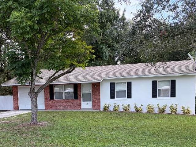 3 Br, 2 bath, Single Family 102 E Chester St