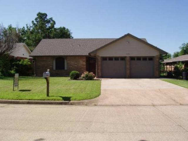 3 Br, 2 bath, Single Family 1032 NW 8th St