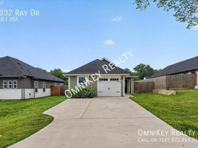 3 Br, 2 bath, Single Family 1032 Ray Dr