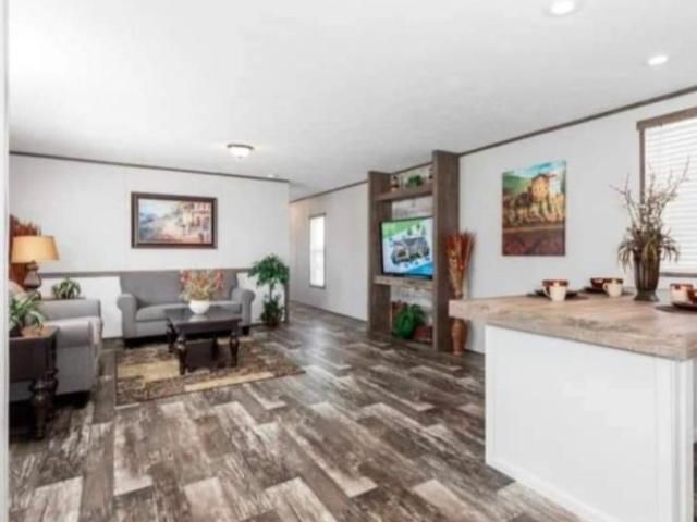 3 Br, 2 bath, Single Family 1033 Highway 182 E