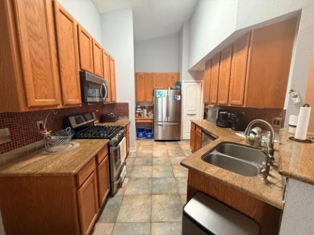 3 Br, 2 bath, Single Family 10372 Old Winston Court