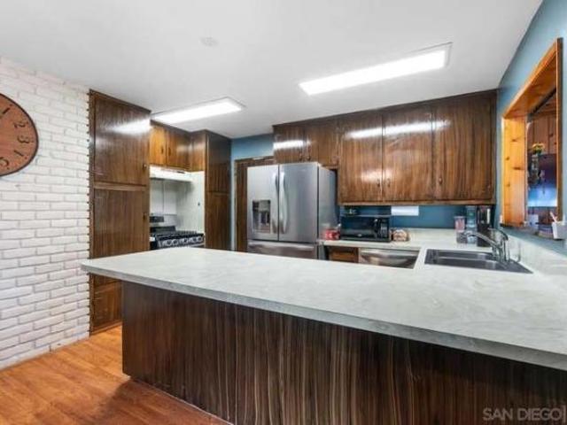 3 Br, 2 bath, Single Family 107 Thrasher Way