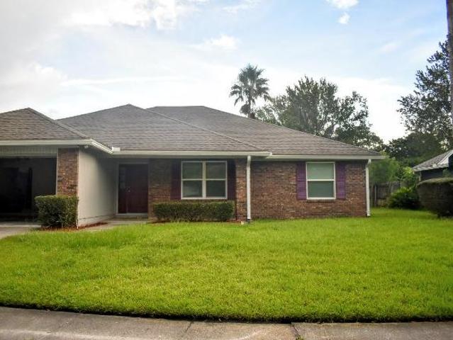 3 Br, 2 bath, Single Family 10439 Inverness Dr
