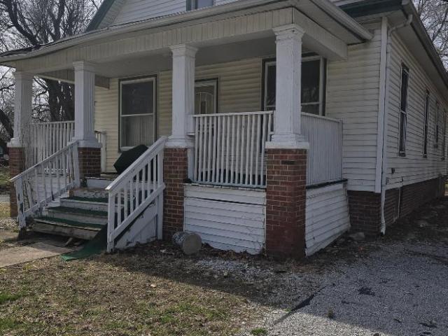 3 Br, 2 bath, Single Family 1045 N Monroe St