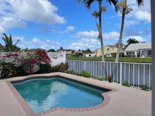 3 Br, 2 bath, Single Family 1048 Siena Oaks Cir E