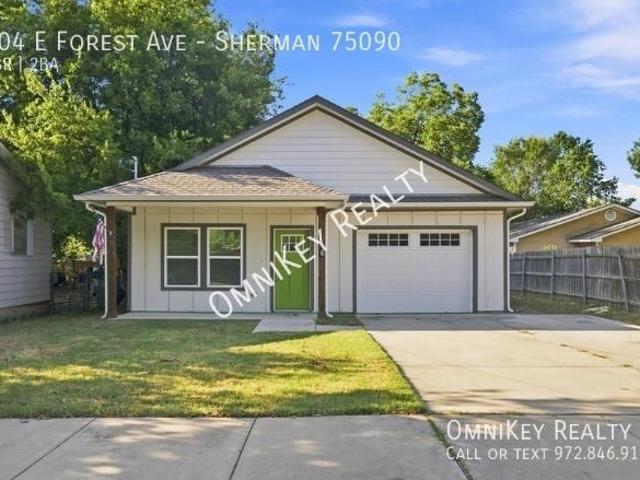 3 Br, 2 bath, Single Family 104 E Forest Ave