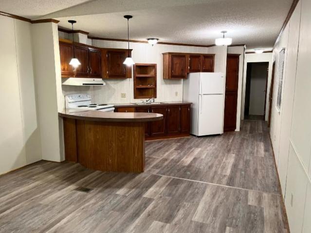 3 Br, 2 bath, Single Family 104 Lynn Dr