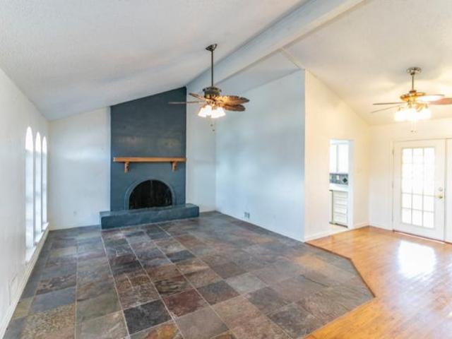 3 Br, 2 bath, Single Family 104 Scenic Dr