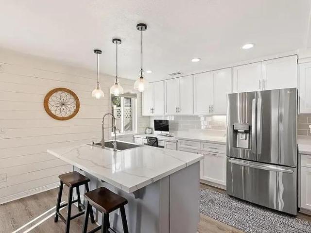 3 Br, 2 bath, Single Family 10529 Flora Verda Ct