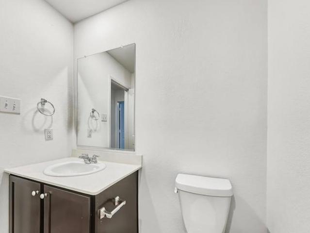 3 Br, 2 bath, Single Family 10543 Sewell Cir