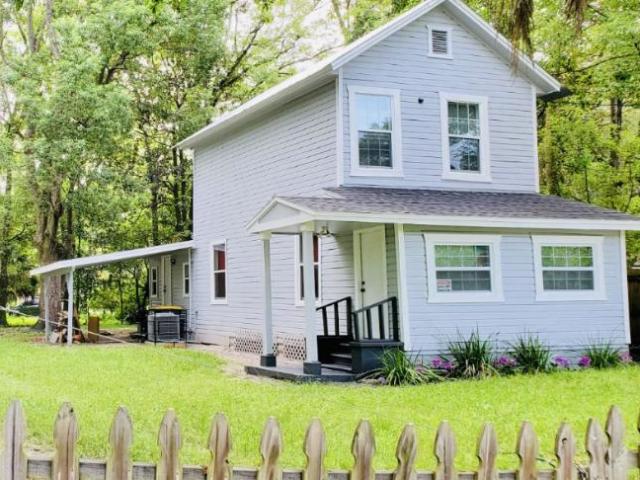 3 Br, 2 bath, Single Family 1055 Melson Ave