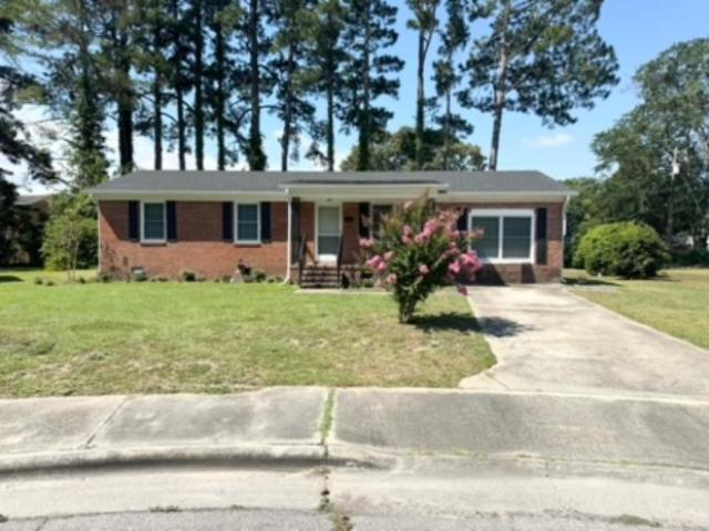 3 Br, 2 bath, Single Family 105 Fort Dr