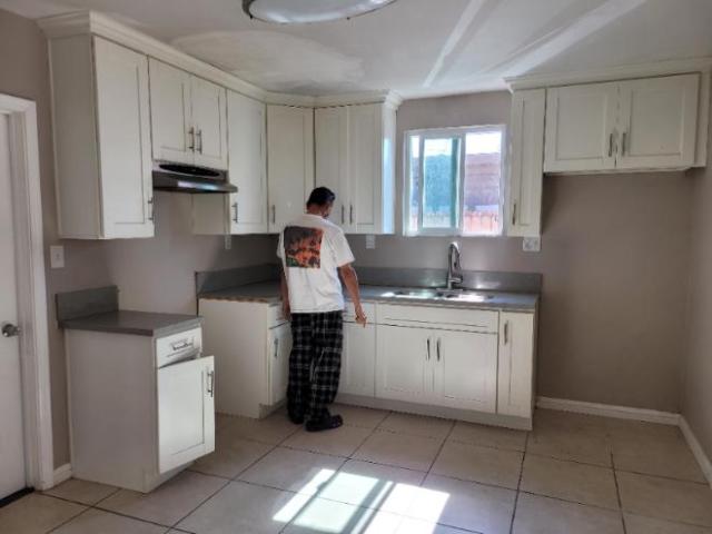 3 Br, 2 bath, Single Family 1067 S Herbert Ave