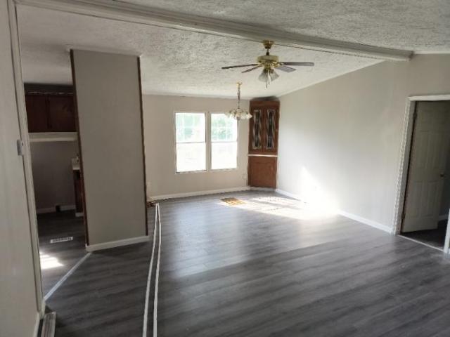 3 Br, 2 bath, Single Family 1067 Poston Lane