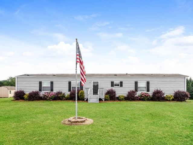 3 Br, 2 bath, Single Family 106 Barkley Lane