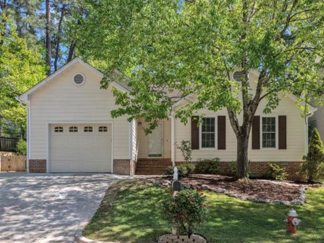3 Br, 2 bath, Single Family 106 London Plain Ct