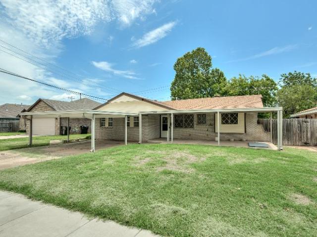 3 Br, 2 bath, Single Family 106 N Norman Ave