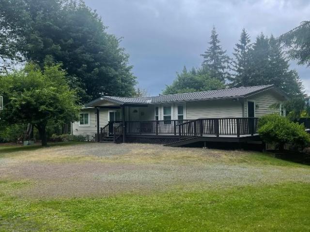 3 Br, 2 bath, Single Family 10715 W Lake Joy Dr NE