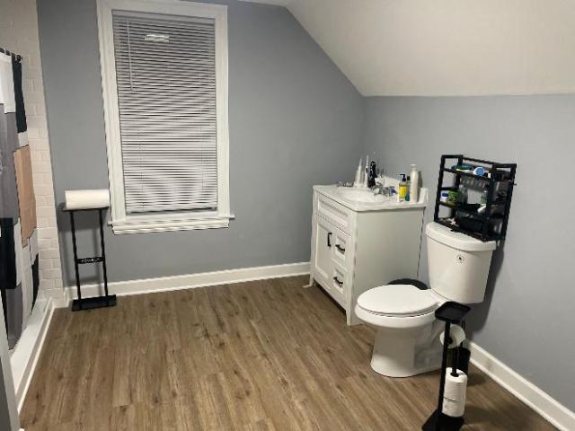 3 Br, 2 bath, Single Family 10718 S Mackinaw