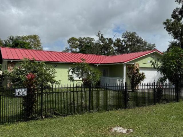 3 Br, 2 bath, Single Family 108 Burchwood Ave