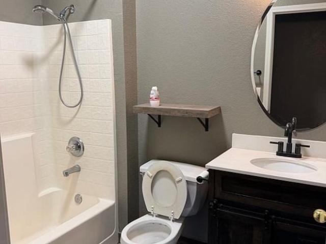 3 Br, 2 bath, Single Family 1091 Twins Way