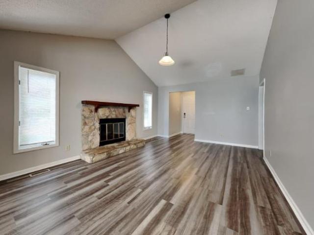 3 Br, 2 bath, Single Family 109 Newport Dr