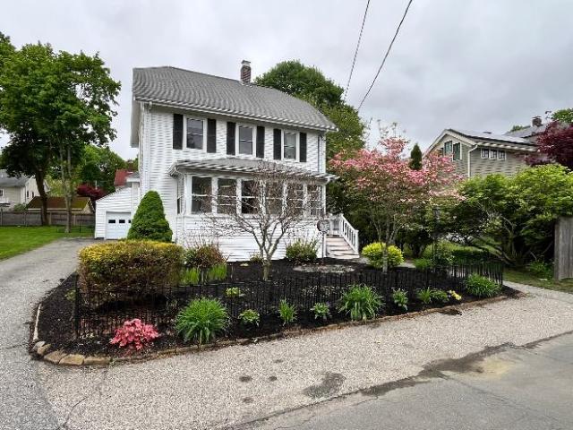 3 Br, 2 bath, Single Family 10 Spencer St