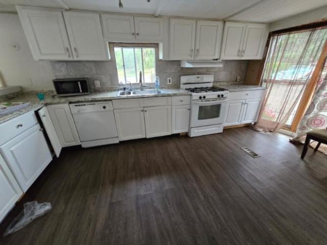 3 Br, 2 bath, Single Family 10 9th Ave
