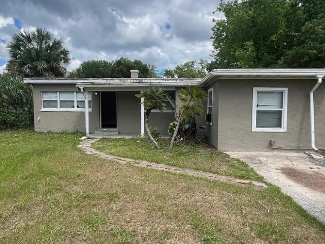 3 Br, 2 bath, Single Family 113 Country Club Cir