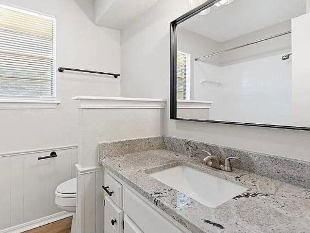 3 Br, 2 bath, Single Family 11007 N 59th Dr