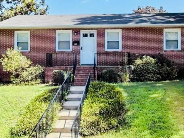 3 Br, 2 bath, Single Family 1101 Melrose St