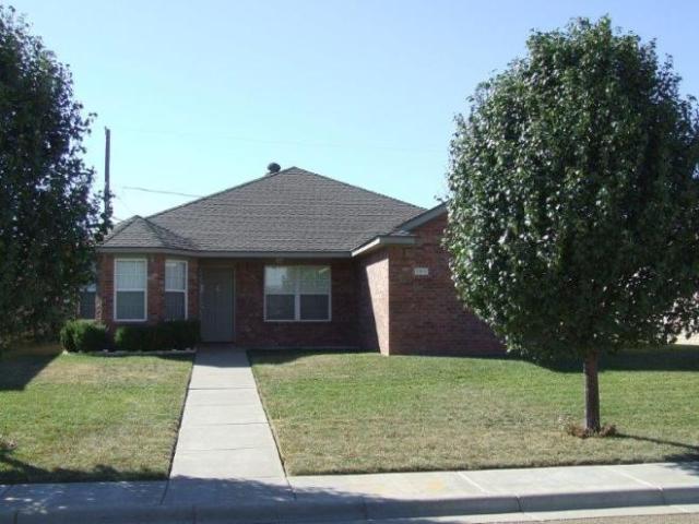 3 Br, 2 bath, Single Family 1104 Fox Hollow