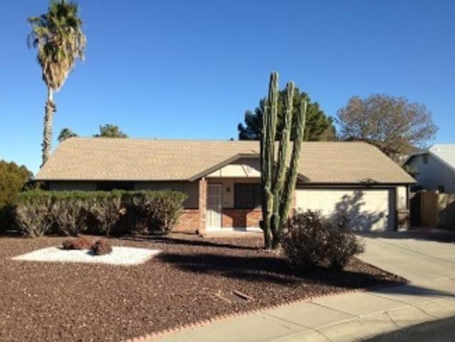 3 Br, 2 bath, Single Family 1109 N Oak Ct