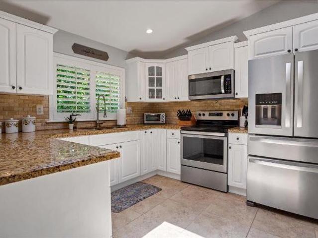 3 Br, 2 bath, Single Family 1110 SW 15th Street