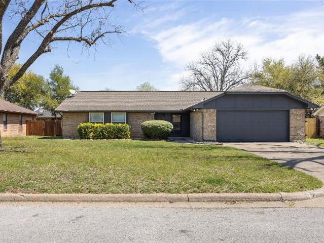 3 Br, 2 bath, Single Family 1111 Dove Hollow