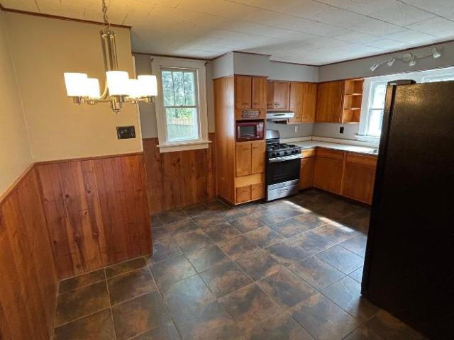 3 Br, 2 bath, Single Family 1114 Madison Ave