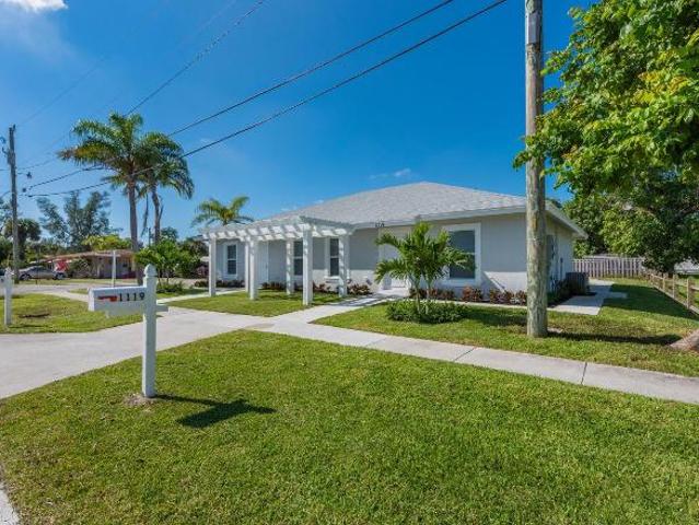 3 Br, 2 bath, Single Family 1119 Osceola Drive