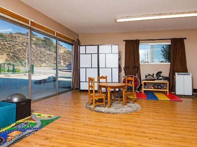 3 Br, 2 bath, Single Family 111 W Ronwood St