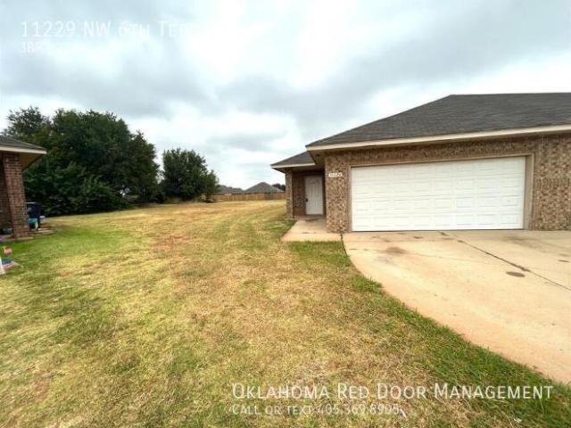 3 Br, 2 bath, Single Family 11229 Nw 6th Terr